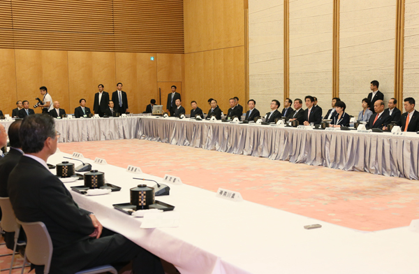 Meeting with Chairpersons of Prefectural Assemblies (The Prime Minister ...